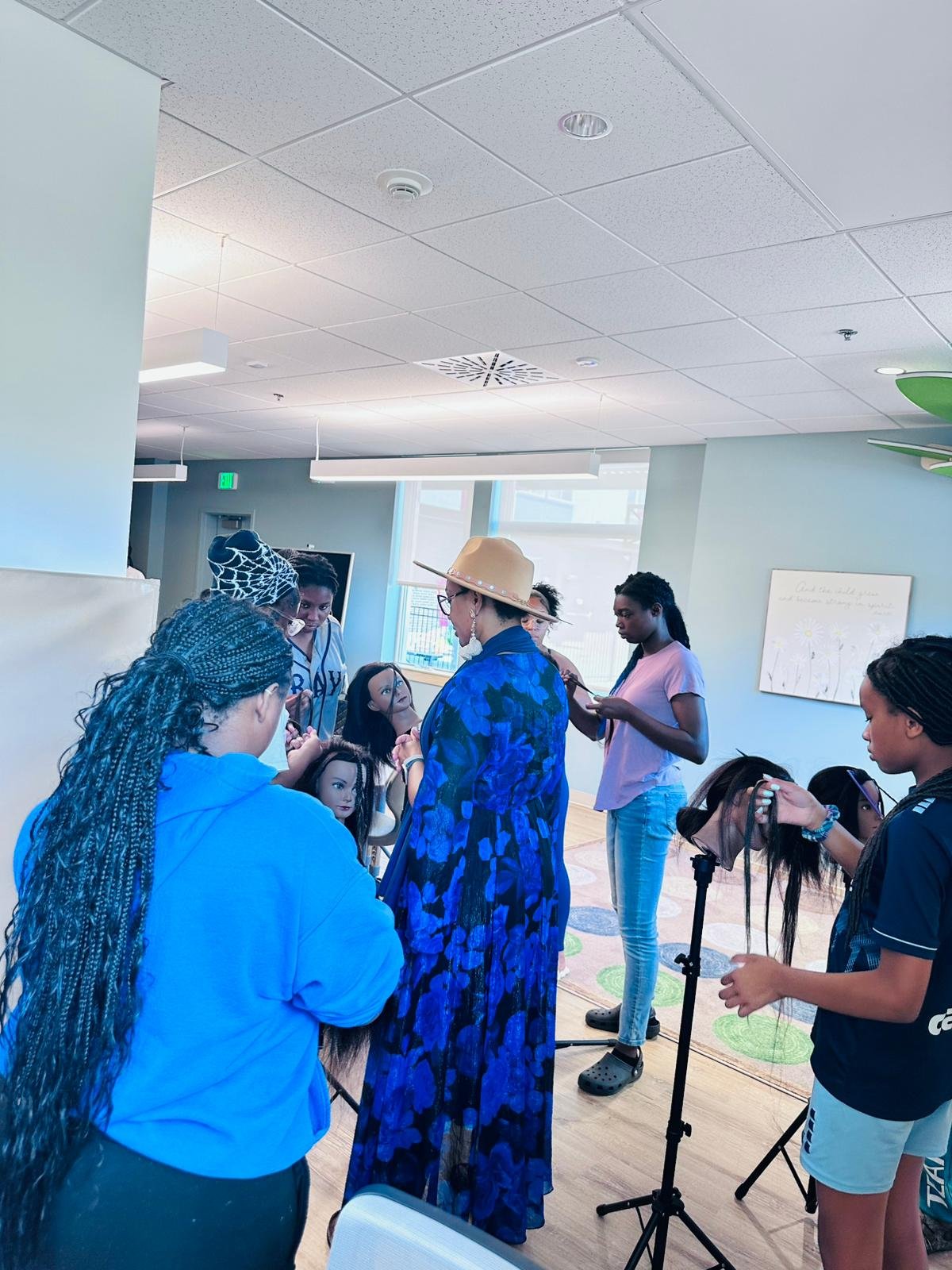 Girls Braids Club | FREE braiding classes for preteens and teenage girls.