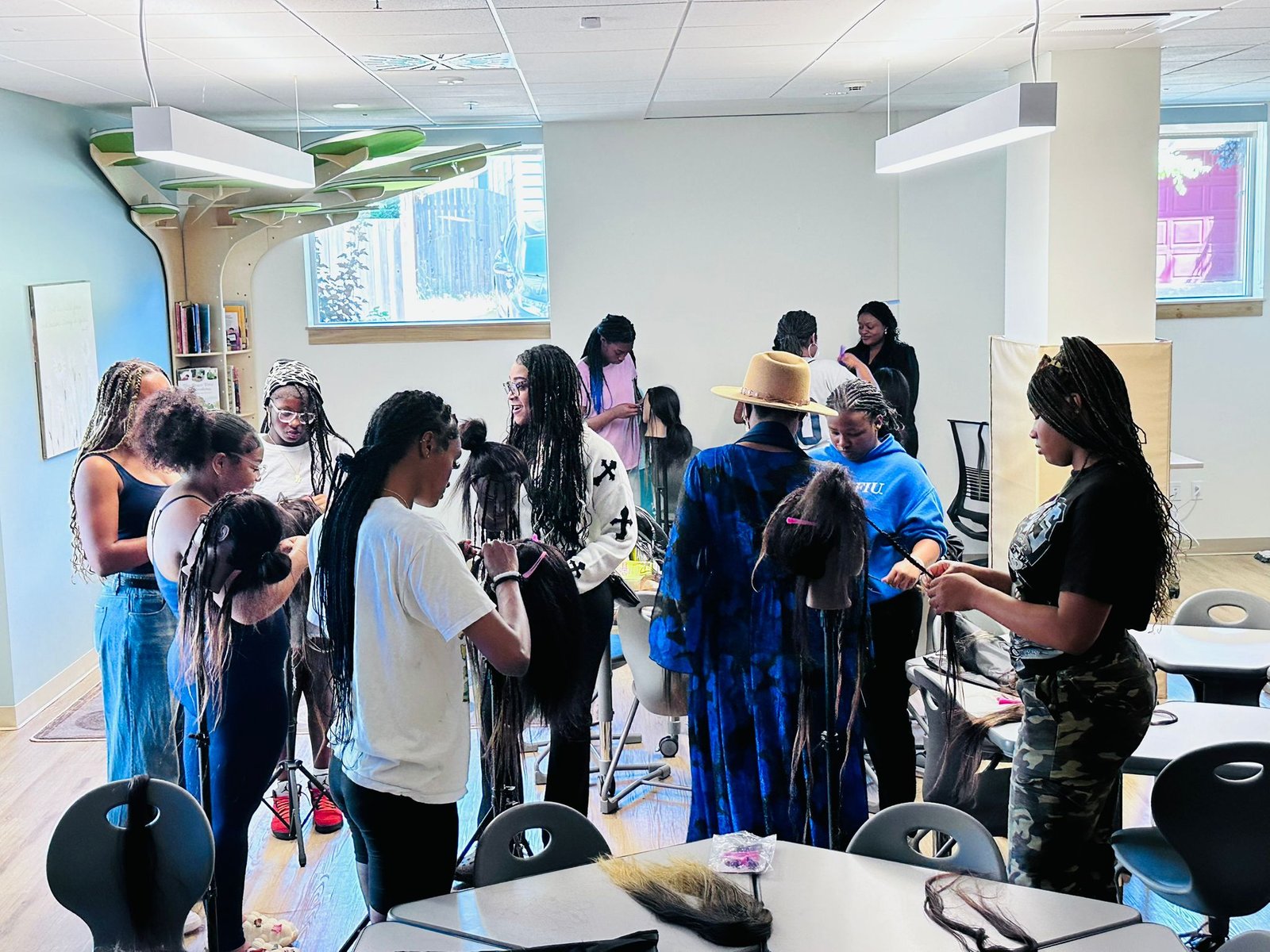 Girls Braids Club | FREE braiding classes for preteens and teenage girls.